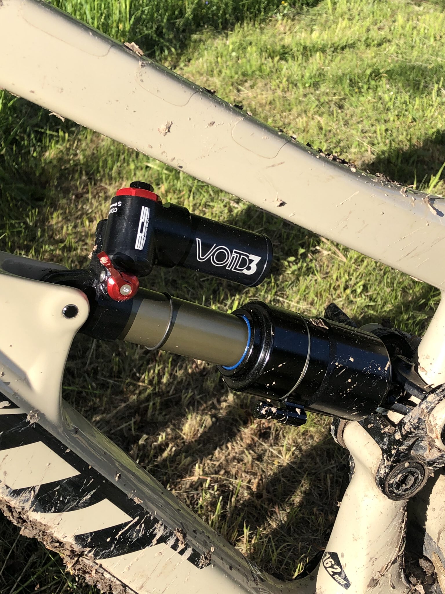 BOS Void 3 – der neue Enduro / DH Luftdämpfer von BOS bei uns im Test